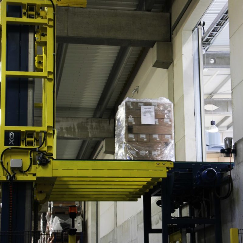 The pallet elevator - automatic transport of pallets between levels | WDX